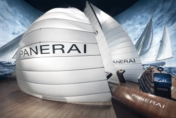 Panerai stand - Wider